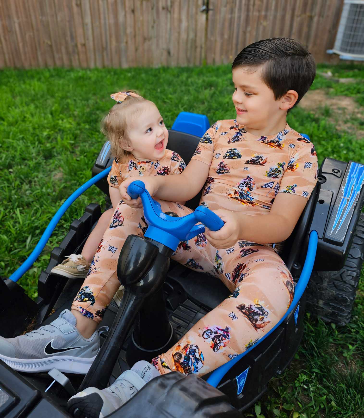 Wheels n' Thrills – Glimmers